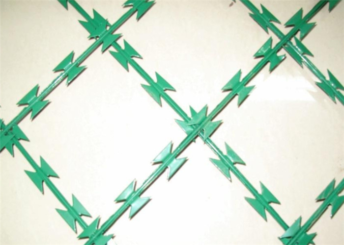 Pagar Keamanan CBT-65 2.5mm Concertina Barbed Wire